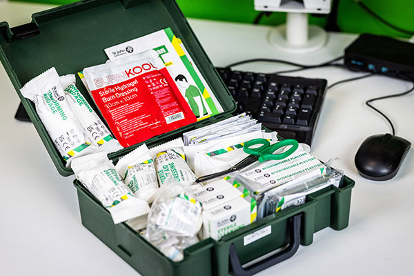 Workplace First Aid Kit Buying Guide - St John Ambulance